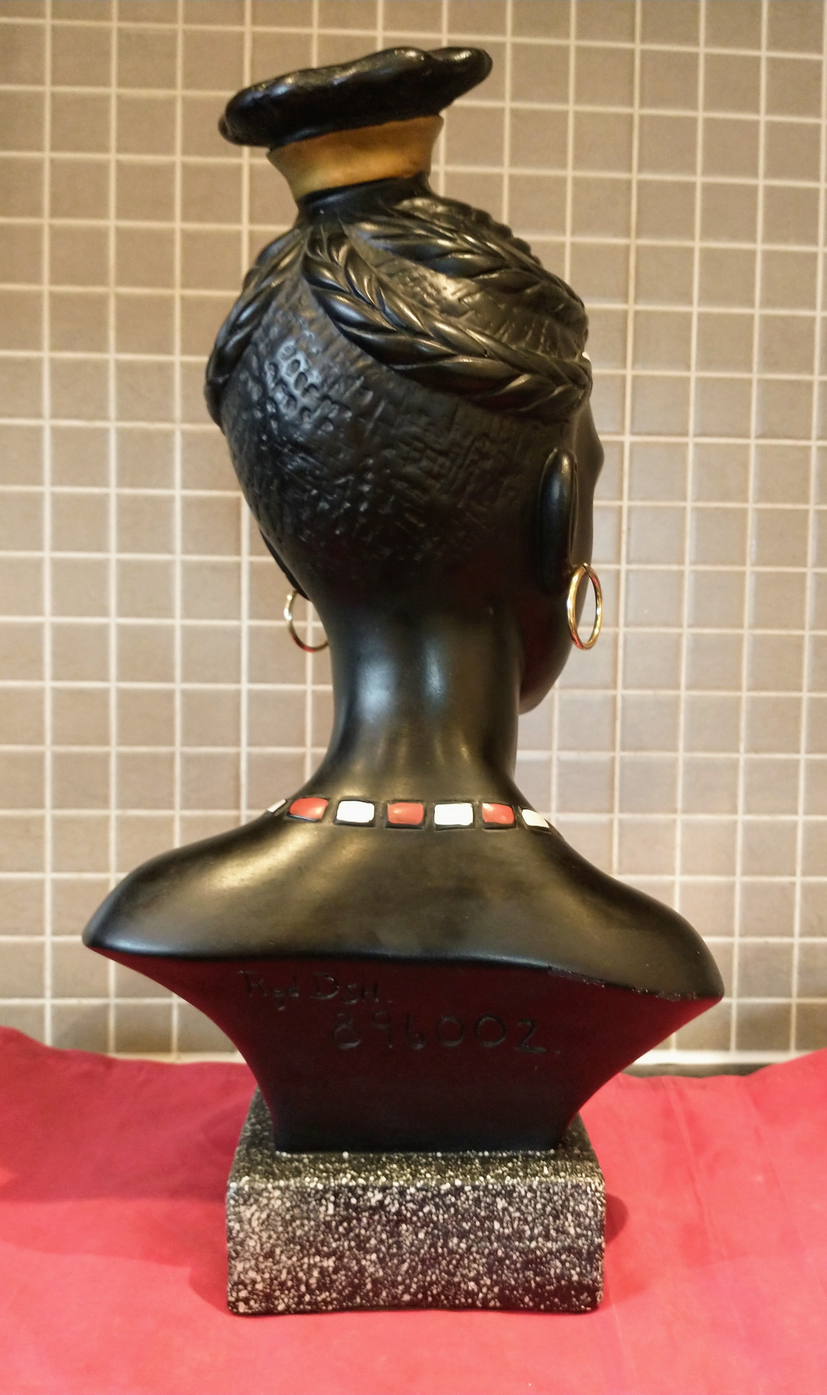 Lady bust by Nieri – Reg 896002 – 1950s vintage chalkware statues