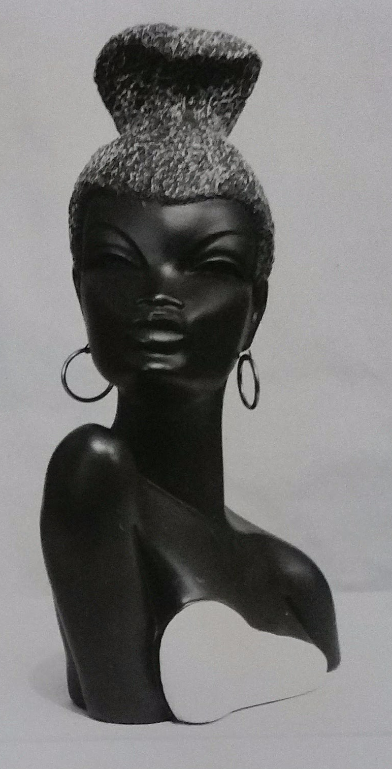 Lady bust by Nieri – Reg 896006 – 1950s vintage chalkware statues