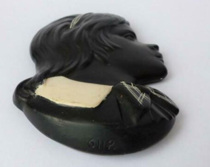 Girl wall plaque by Duron – Prod No 6112 – 1950s vintage chalkware statues